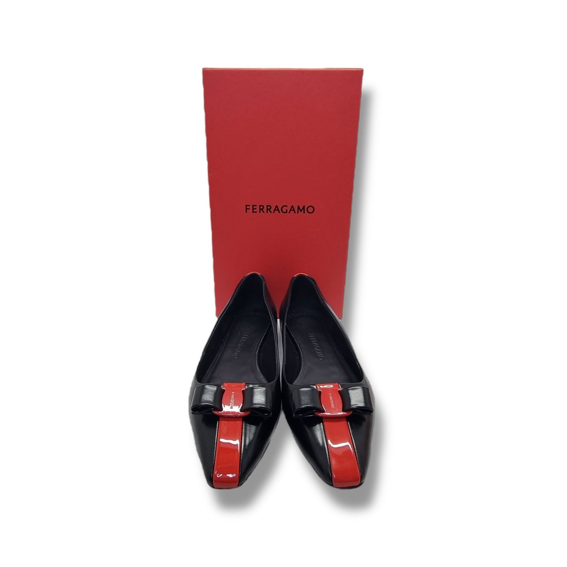 Salvatore Ferragamo Vara Bow Ballet Flats (Black/Red) – Valise La'Bel